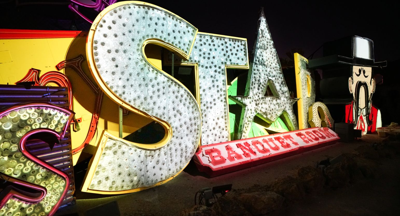 Las Vegas Neon Museum Tour and Helicopter Ride | Papillon Helicopters